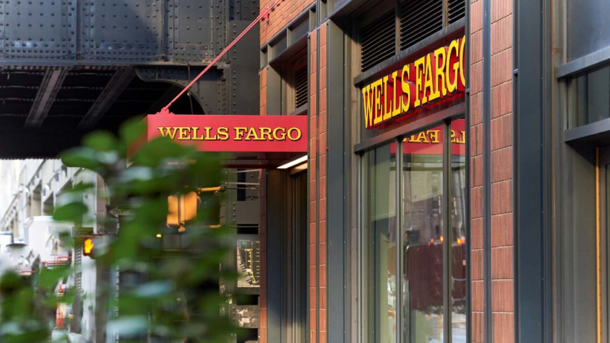 Wells Fargo’s new down payment grant program offers $10K to eligible buyers